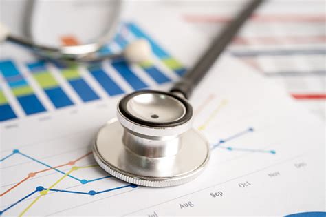 차트 및 그래프 종이에 청진기 금융 계정 통계 투자 분석 연구 데이터 경제 및 비즈니스 회사 개념 건강관리와 의술에 대한 스톡 사진 및 기타 이미지 Istock