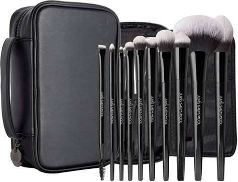 8 Best Makeup Brush Sets For Beginners
