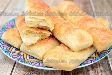 Язычки из готового слоёного дрожжевого теста с сахаром 7 фото в рецепте