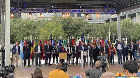 Houston 2026 World Cup Bid Committee Hosts Fifa Officials For Site