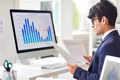 Unlocking The Path To A Career In Data Analytics Essential Qualifications For Aspiring Data