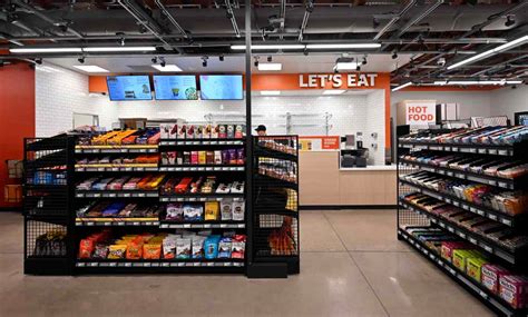 Amazon Gos First Southern California Convenience Store Opens In