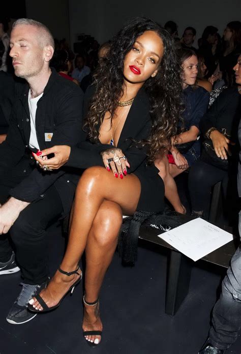 Rihanna R Celebritylegs