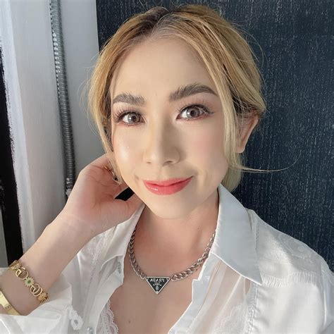 😅😅😅หัวเราะไม่ออก ไม่ได้มีแค่นี้นะ หาสร้อยกับจี้ไอ่ไข่ไม่เจอ ปี่เซี๊ยะอีก สร้อยเบามากยังไม่ได้ใส่