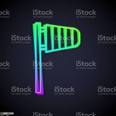 빛나는 네온 라인 콘 기상 바람 검은 배경에 고립 된 바람 베인 아이콘 윈드삭은 바람의 방향과 강도를 나타냅니다 벡터 경계 표지에 대한 스톡 벡터 아트 및 기타 이미지