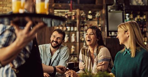 Mama Priznala Da Je Prvi Sinov Ro Endan Proslavila Dru Enjem S Prijateljima U Kafi U Missmama