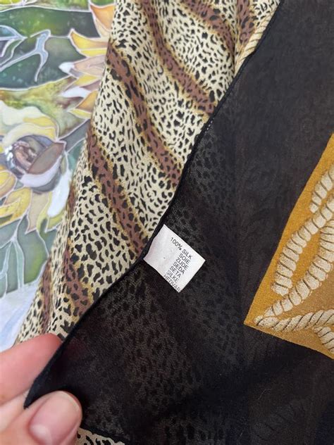 Велика шовкова хустка — ціна 580 грн у каталозі Шарфи Купити аксесуари за доступною ціною на