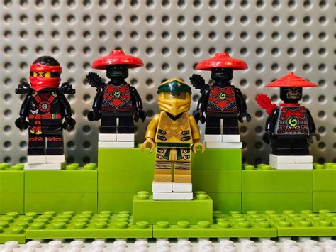 5 Lego Figuren Ninjago njo165 njo500 njo499 njo072 Gebraucht in Wauwil für CHF 7 mit