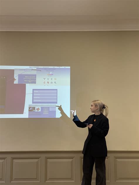 10 დეკემბერს კომპიუტერული მეცნიერების საგანმანათლებლო კვირეულის დასასრულს სასახლეში ჩატარდა