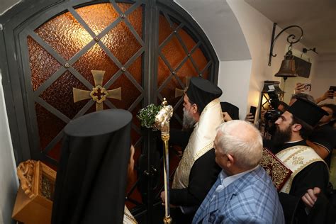 [361711] ΑΚΟΛΟΥΘΙΑ ΤΩΝ ΘΥΡΑΝΟΙΞΙΩΝ ΣΤΟ ΠΑΡΕΚΚΛΗΣΙ ΑΓΙΑΣ ΣΟΦΙΑΣ ΟΣΙΟΥ ΛΟΥΚΑ ΠΟΥ ΒΡΙΣΚΕΤΑΙ ΣΤΟ