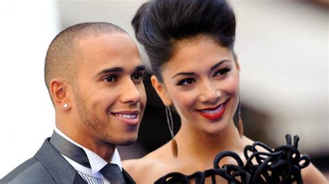 Хамилтън отрече да е сгоден