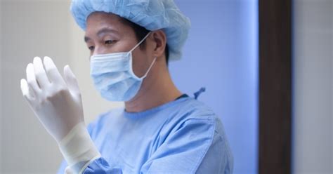 새해 여성들은 미리 여름 준비 중 가슴확대수술 증가