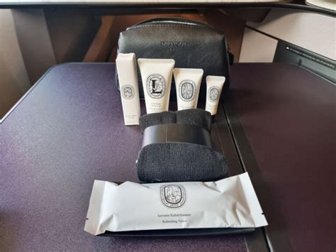 Qatar Airways Boeing 777 Qsuite Business Class Review