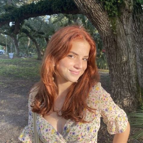 Lorein Gonzalez Undergraduate Research Assistant Miami Cancer Institute Linkedin