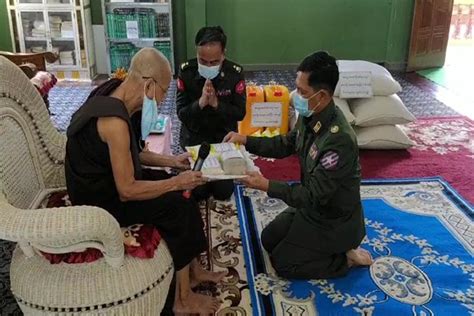 တပ်မတော် ကြည်း၊ ရေ၊ လေ မိသားစုများနှင့် စေတနာရှင်ပြည်သူများက ဆွမ်း ဆန