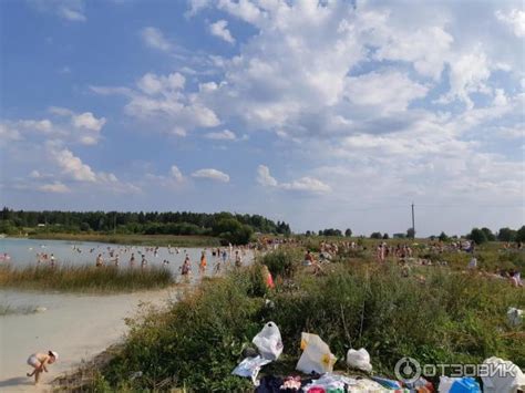 Отзыв о Пляж Голубые озера Россия Ленинградская область Всю красоту озера портит грязный пляж
