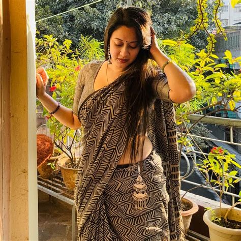 Tamil Serial Actress Added A New Photo Tamil Serial Actress