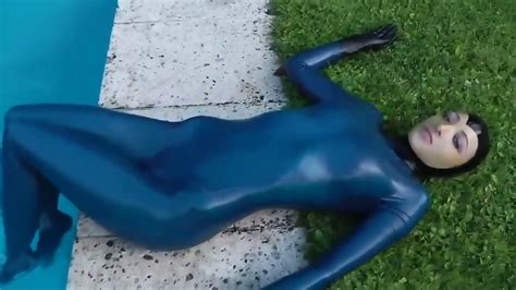 Swimming In Latex Eporner