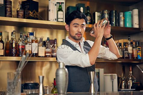 남성 바텐더 칵테일 사진 무료 다운로드 Lovepik