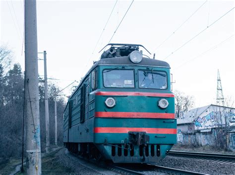 The Smart Rails Of 2025 How Ai And Iot Are Revolutionizing Railway Infrastructure Sannverse