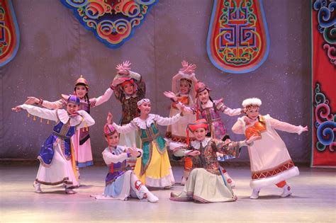 С Энх Амгалан багштай бүжгийн Монголын Хүүхдийн Ордон