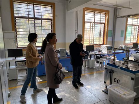 西安交通工程学院一行参观力学国家级实验教学示范中心 西安交通大学力学国家级实验教学示范中心