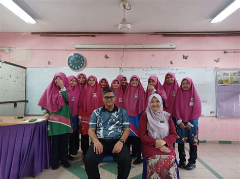 Sma Assaiyidah Khadijah Serkam