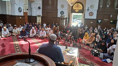 Etika Saat Menghadiri Pengajian Di Masjid Masjid Cut Meutia Jakarta