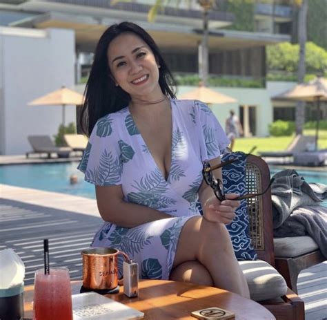 Tante Ernie Pemersatu Bangsa Cerai Indonesia Online