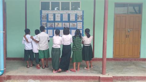 ဝေါလေမြိုင်မြို့၌ယာဉ်စည်းကမ်းလမ်းစည်းကမ်းဆိုင်ရာ အသိပညာပေး နံရံကပ်စာစောင် ပြသ Information And