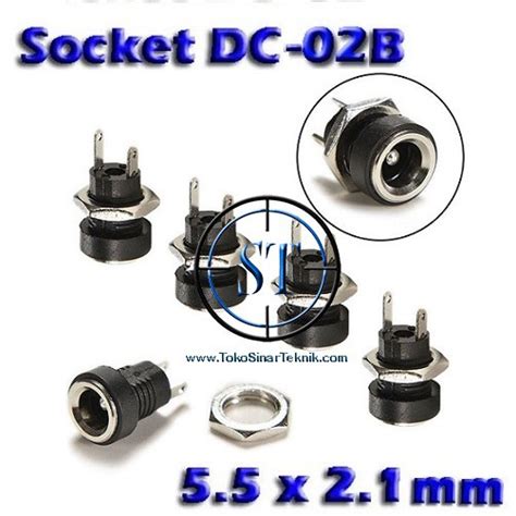 Jual Socket DC Female Panel Betina Box DC Sambungan Jack Mount Connector Plug 5 5x2 1mm DC 022B