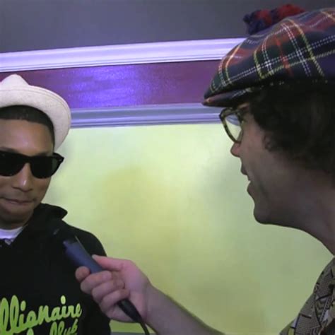 Nardwuar Vs Pharrell Williams [video]