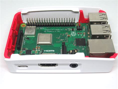 How To Put The Raspberry Pi 3b Into The Official Red And White Case