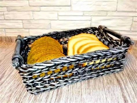 Простая плетеная хлебница из газетных трубочек + видео вариант | DIY ...