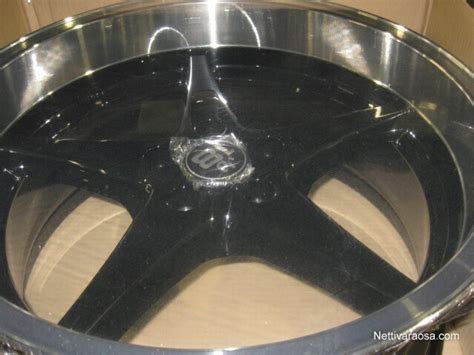 Nettivaraosa Tomason Lippava Takaveto Volvot 2023 Vanteet Nettivaraosa