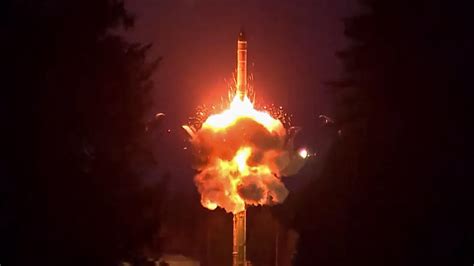 Moscou A Tiré Pour La Première Fois Un Missile Intercontinental Vers L