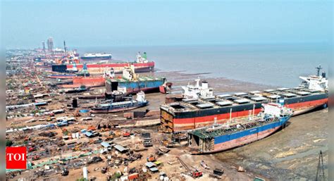 Sinking Feeling In Graveyard Of Ships Alang Rajkot News Times Of India