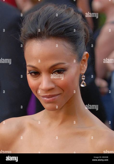 Zoe Saldana Neytiri From Avatar Arrives At The 82nd Academy Awards