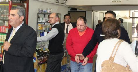 Hizo Que Lo Masturbe La Amiga De Su Hija