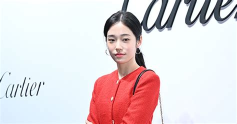 노윤서 우아함을 품은 레드 여신 [포토엔hd]
