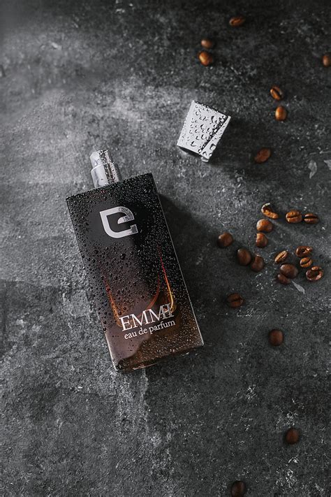 Emmi Parfume :: Behance