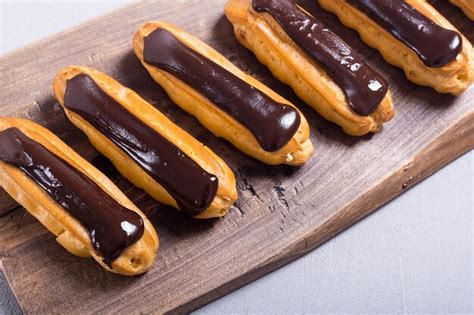 Premium Photo French Dessert Eclair With Chocolate