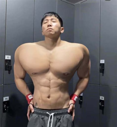 블라인드 헬스·다이어트 가슴 잘 먹었다