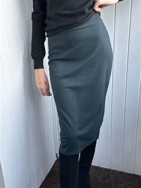 Спідниця — ціна 200 грн у каталозі Міді спідниці Купити жіночі речі за доступною ціною на Шафі