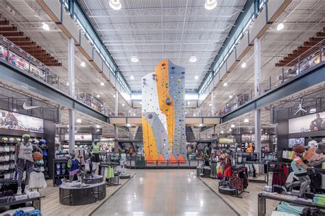 DICK'S Sporting Goods - DICK'S Sporting Goods Announces Grand Opening ...