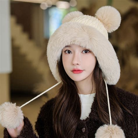 Badu Bg Дамска плетена зимна шапка с пух и връзки Badu Bg