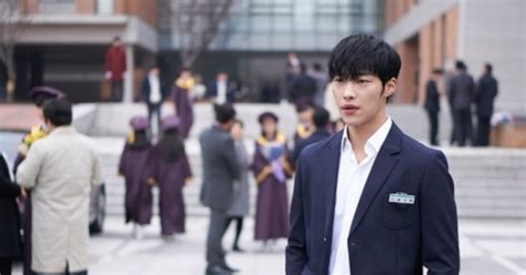 우도환 위대한 유혹자로 대세 행보 잇는다