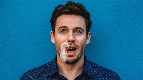 Premium Photo Man With Extracted Tooth After Tooth Removal Surgery