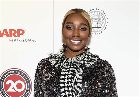 Please Stick To This One Nene Leakes Trades In Her Signature Blond Wig Fans Rave Over New