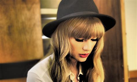 Taylor Swift Has Fans Losing It With Sad New Track Youre 59 Off